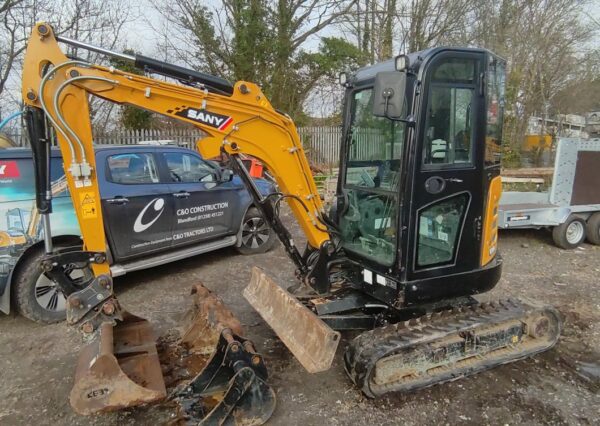 SANY SY26U MINI EXCAVATOR - C&O