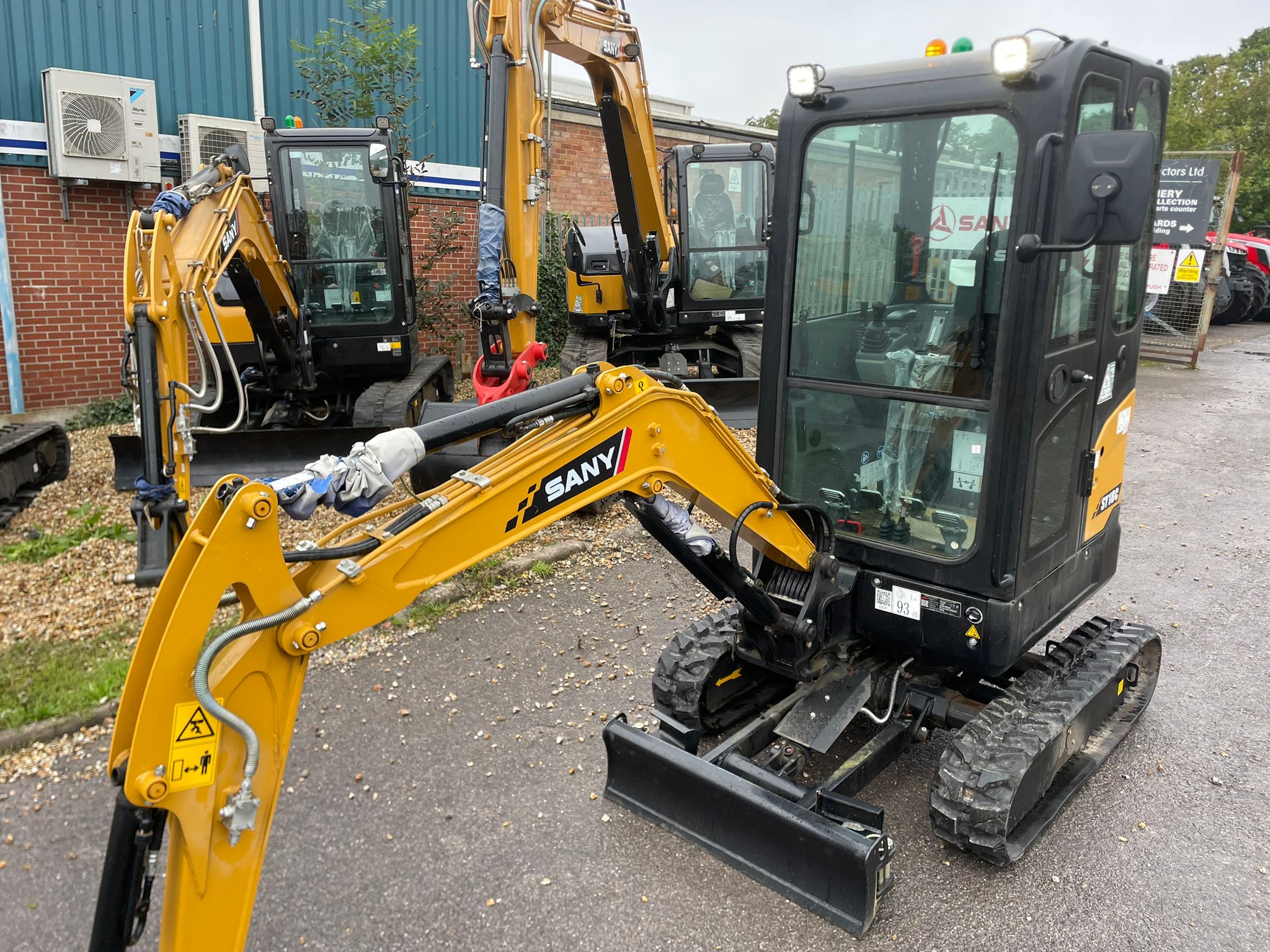 SANY SY18C EXCAVATOR - C&O