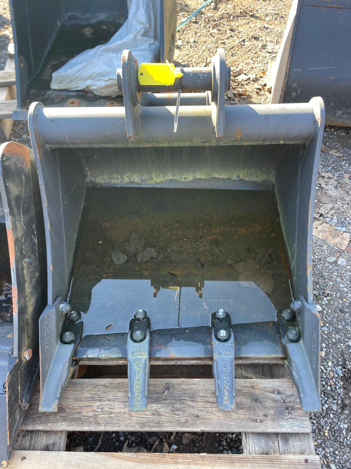 Miller Excavator Bucket NO.4 - C&O