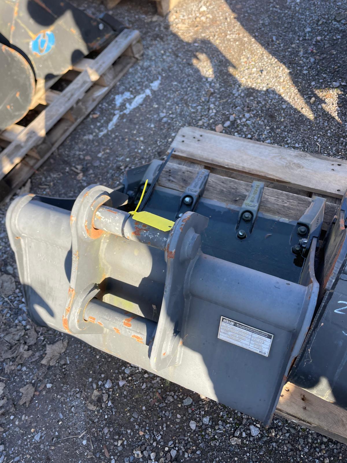 Miller Excavator Bucket NO.4 - C&O