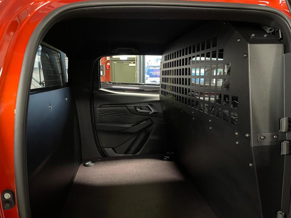 Isuzu D-Max V-Cross Commercial (HX75 XFL) - C&O