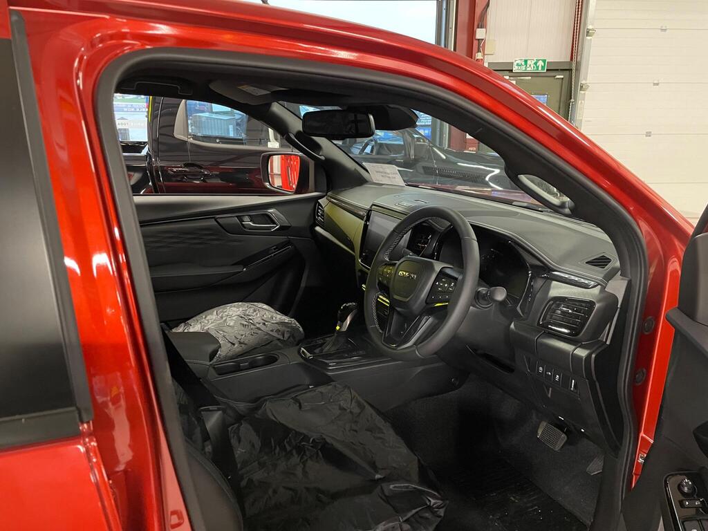 Isuzu D-Max V-Cross Commercial (HX75 XFL) - C&O
